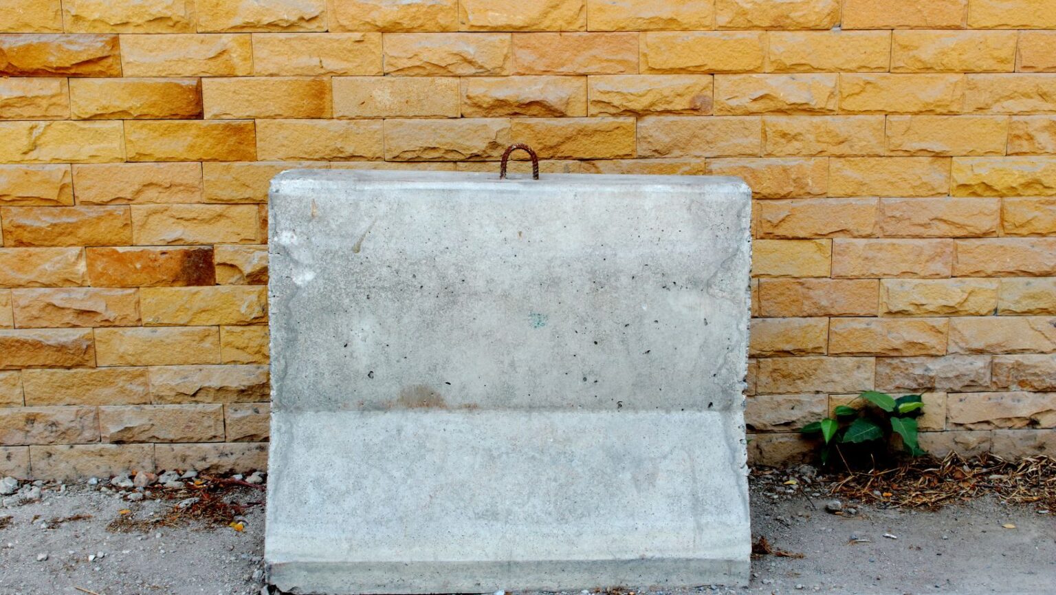 5 Benefits of Using Concrete Barriers in High-Risk Construction Areas ...